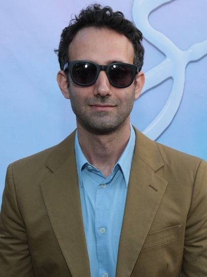 Alex Israel - AdoroCinema