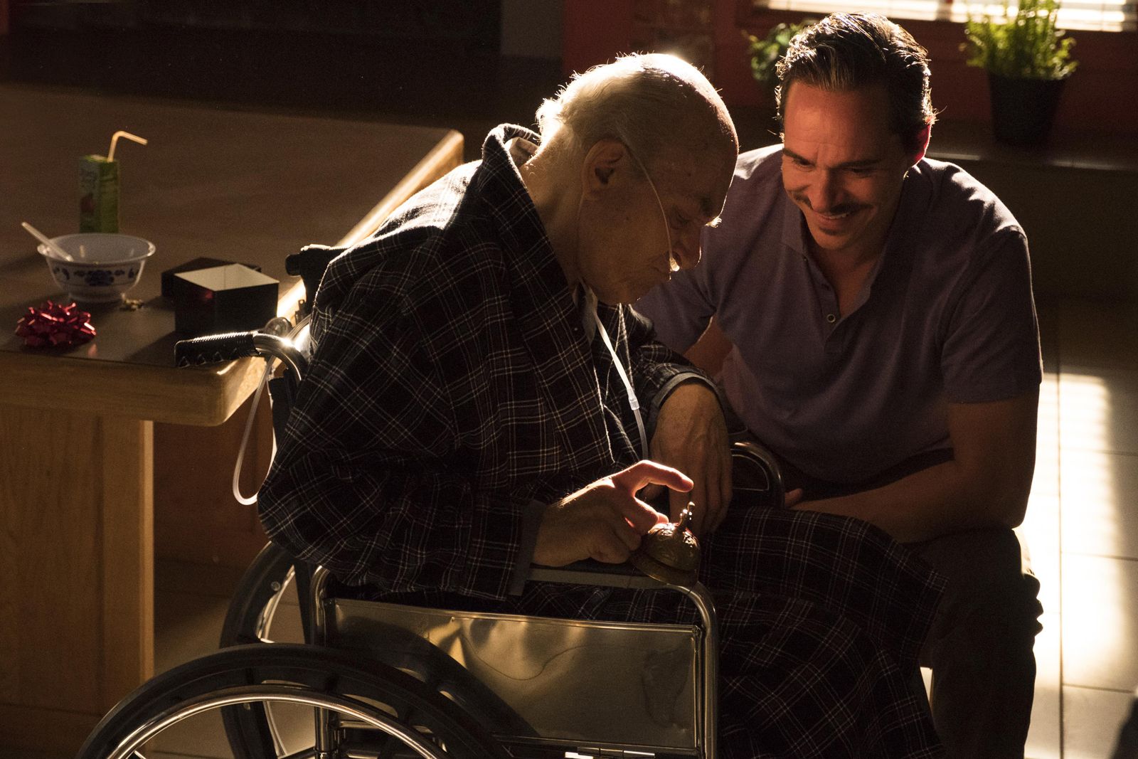 Better Call Saul : Better Call Saul : Fotos Tony Dalton, Mark Margolis ...