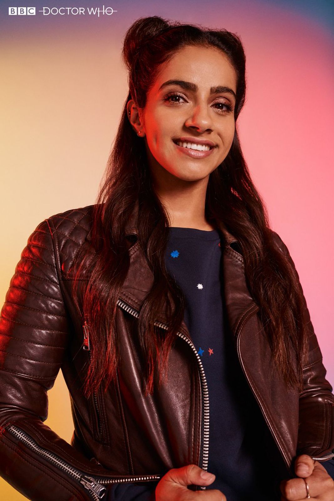 Doctor Who (2005) : Fotos Mandip Gill - 119 no 819 - AdoroCinema