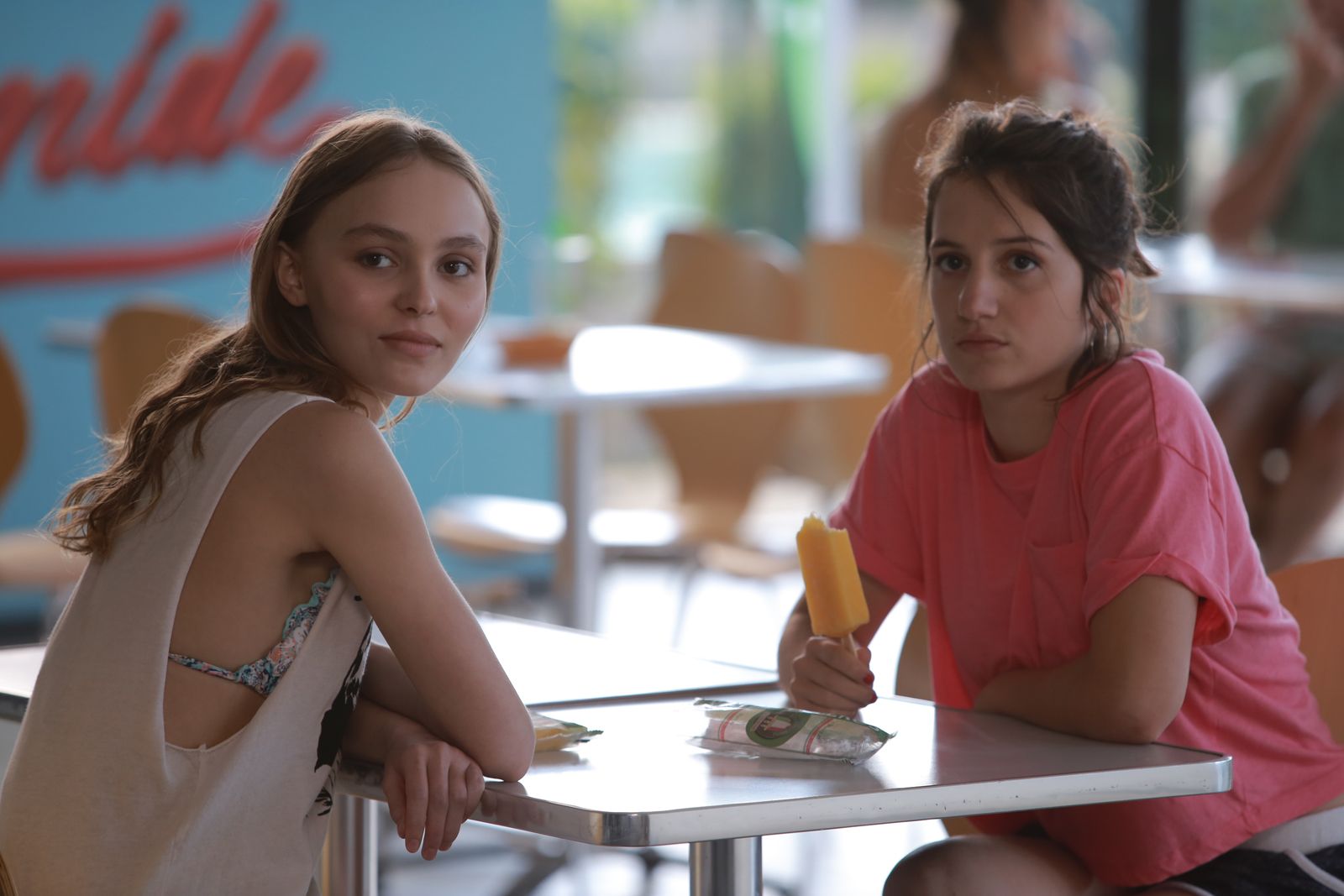 Foto de Lily-Rose Depp - As Feras : Fotos Aloïse Sauvage, Lily-Rose Depp - Foto 30 de 49 ...