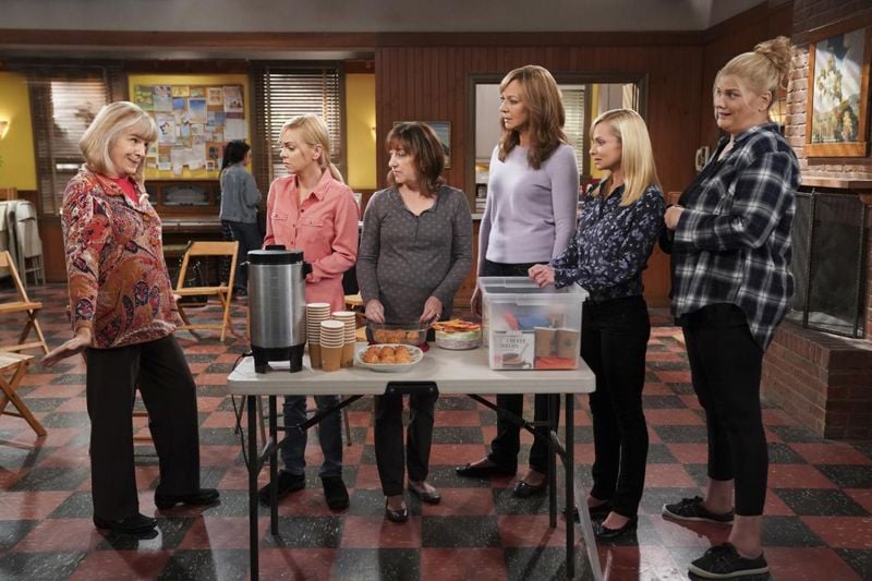 Foto de Jaime Pressly - Mom : Fotos Allison Janney, Kristen Johnston ...