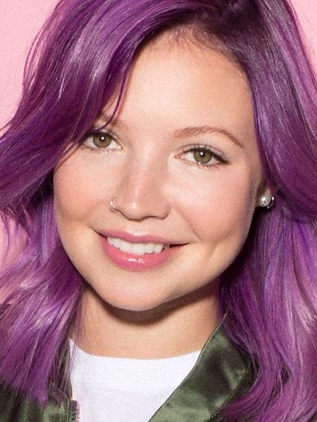 B. Traits - AdoroCinema