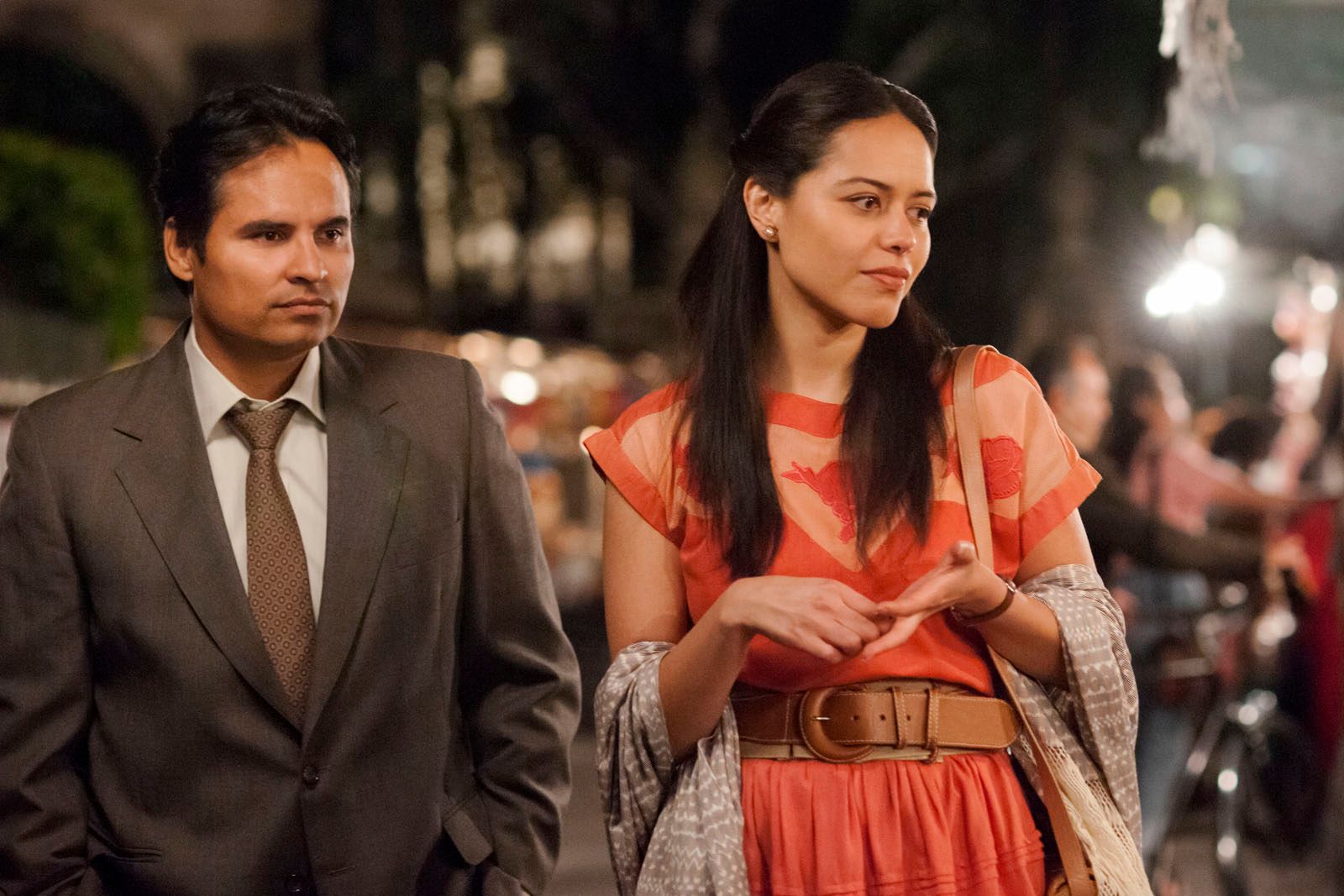 Narcos: México : Narcos: México : Fotos Alyssa Diaz, Michael Peña - 24 ...