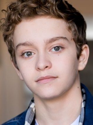 Gavin Lewis - AdoroCinema