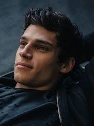 Roman Vasilev - AdoroCinema