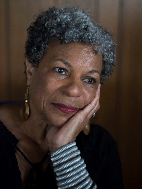 Sandy Adell - AdoroCinema