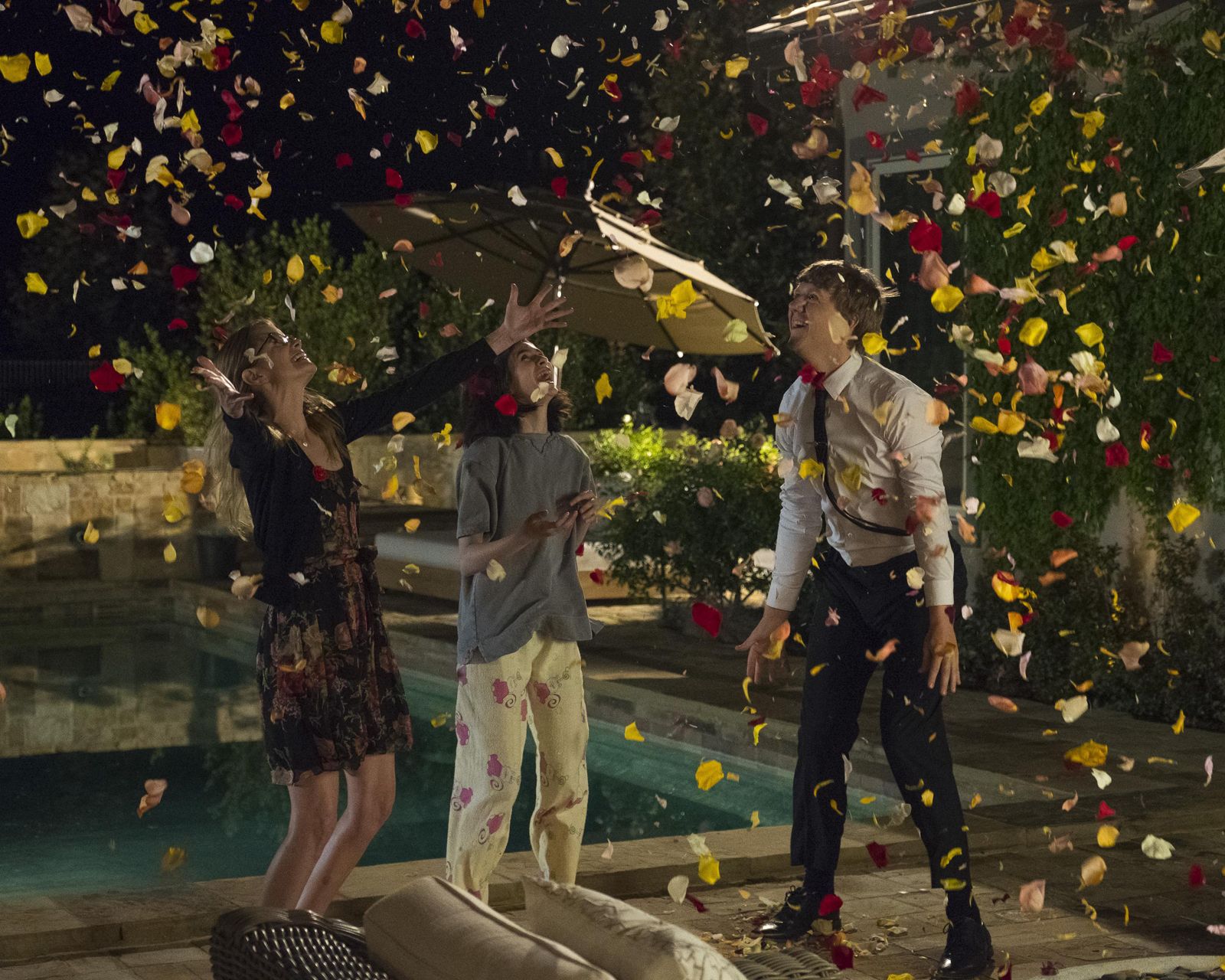 Foto de Kayla Cromer - Everything's Gonna Be Okay : Fotos Josh Thomas ...