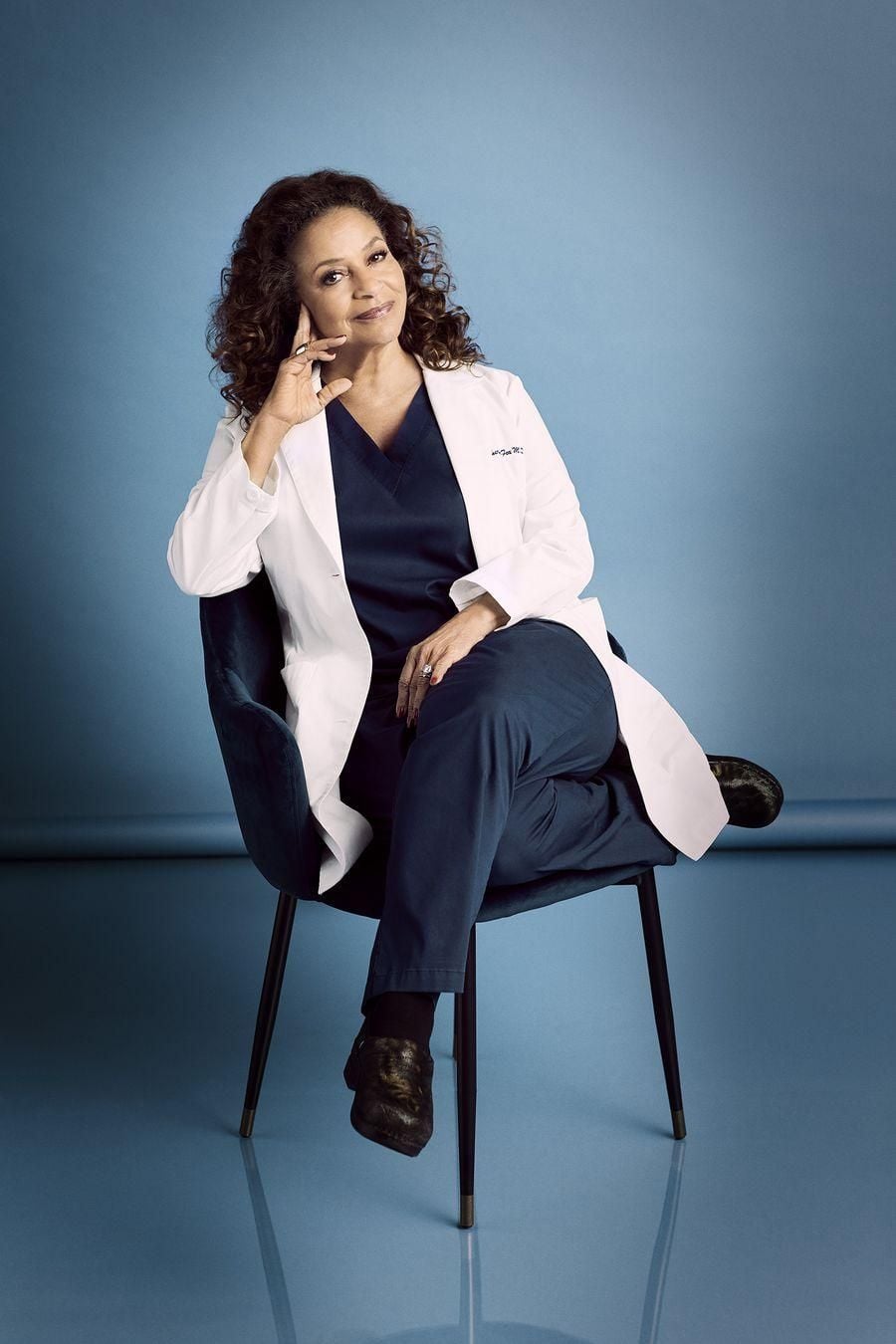 Grey's Anatomy : Fotos Debbie Allen - 234 no 1200 - AdoroCinema