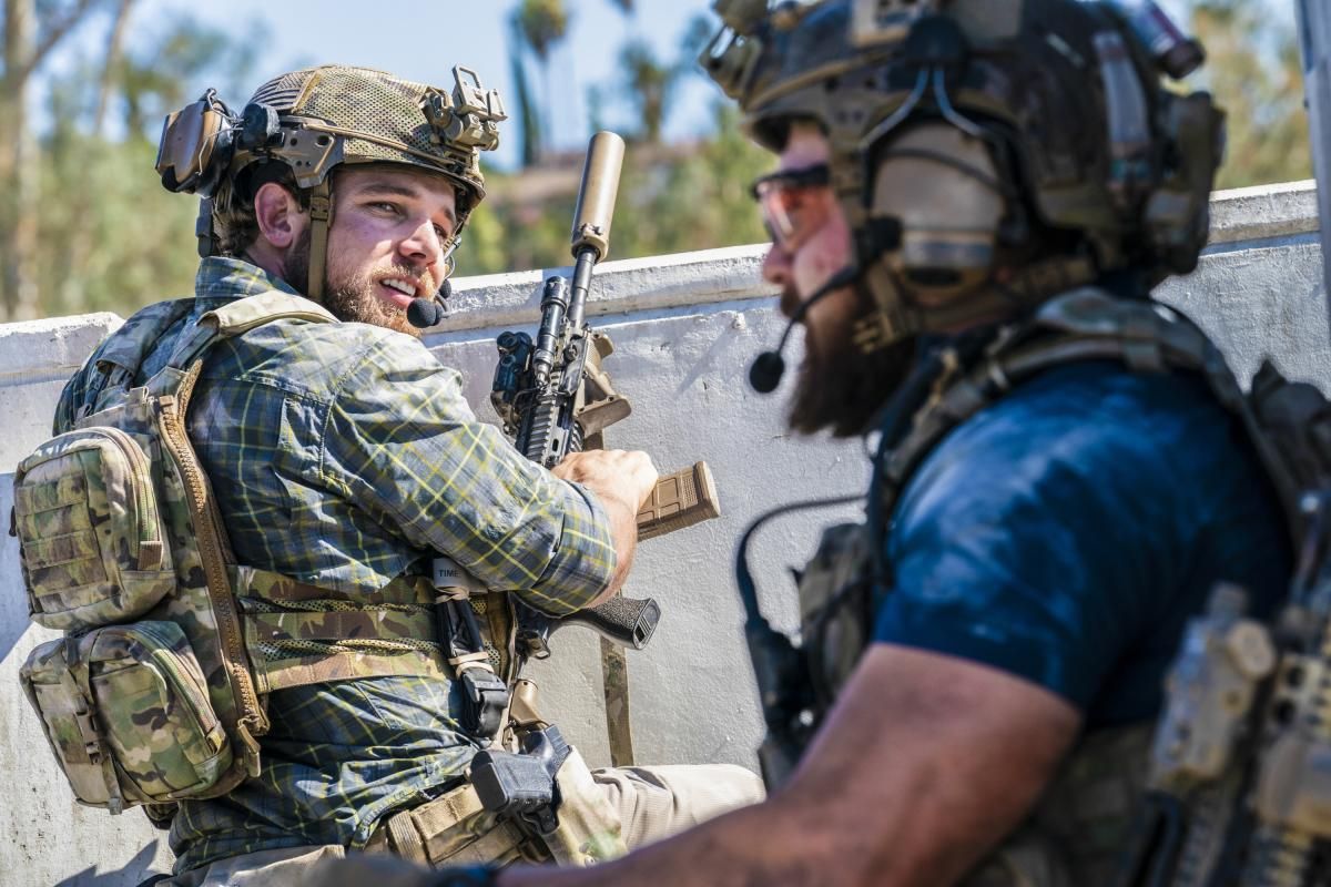 Foto de Max Thieriot - SEAL Team : Fotos Max Thieriot - Foto 34 de 135 ...