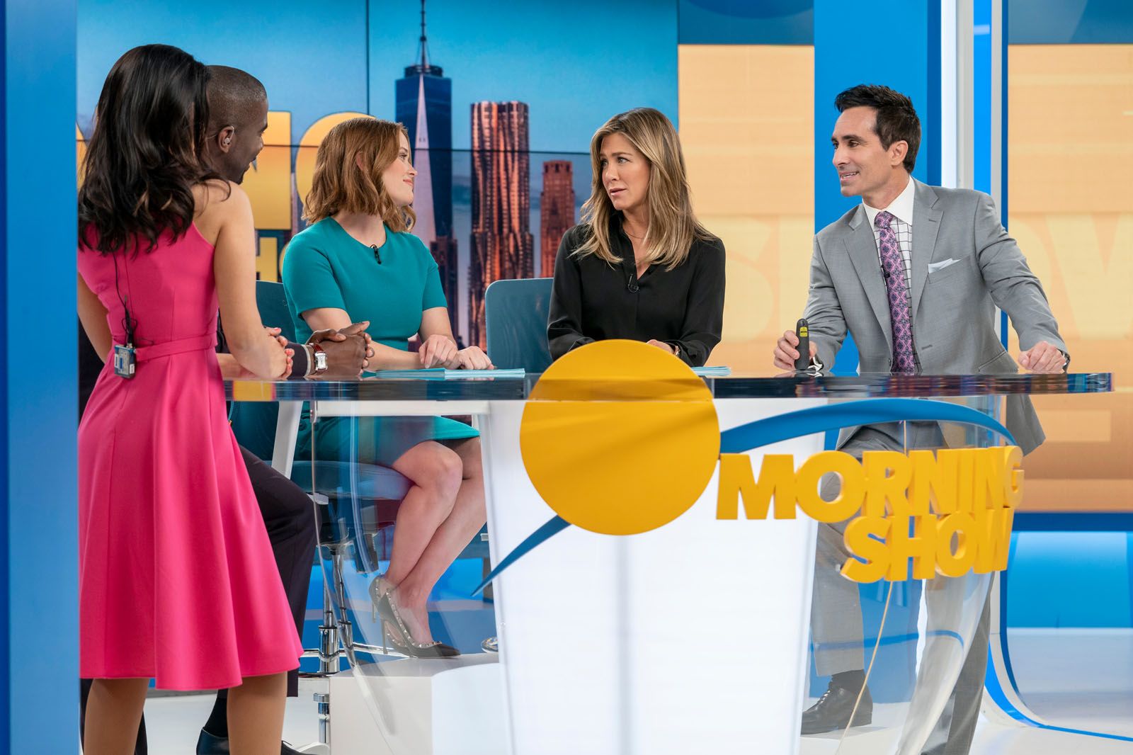 The Morning Show: Foto Jennifer Aniston, Nestor Carbonell, Reese ...