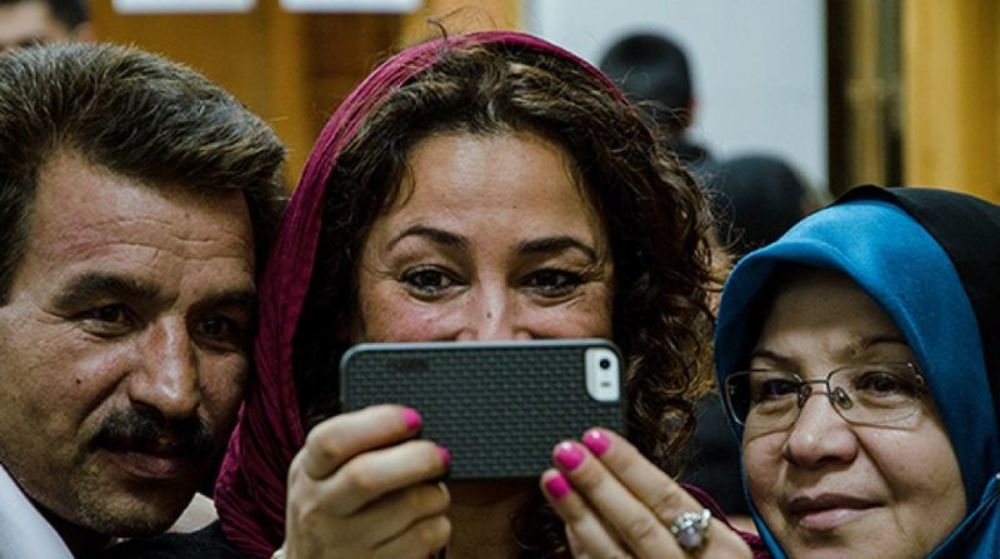 Foto do filme Finding Farideh - Foto 3 de 14 - AdoroCinema