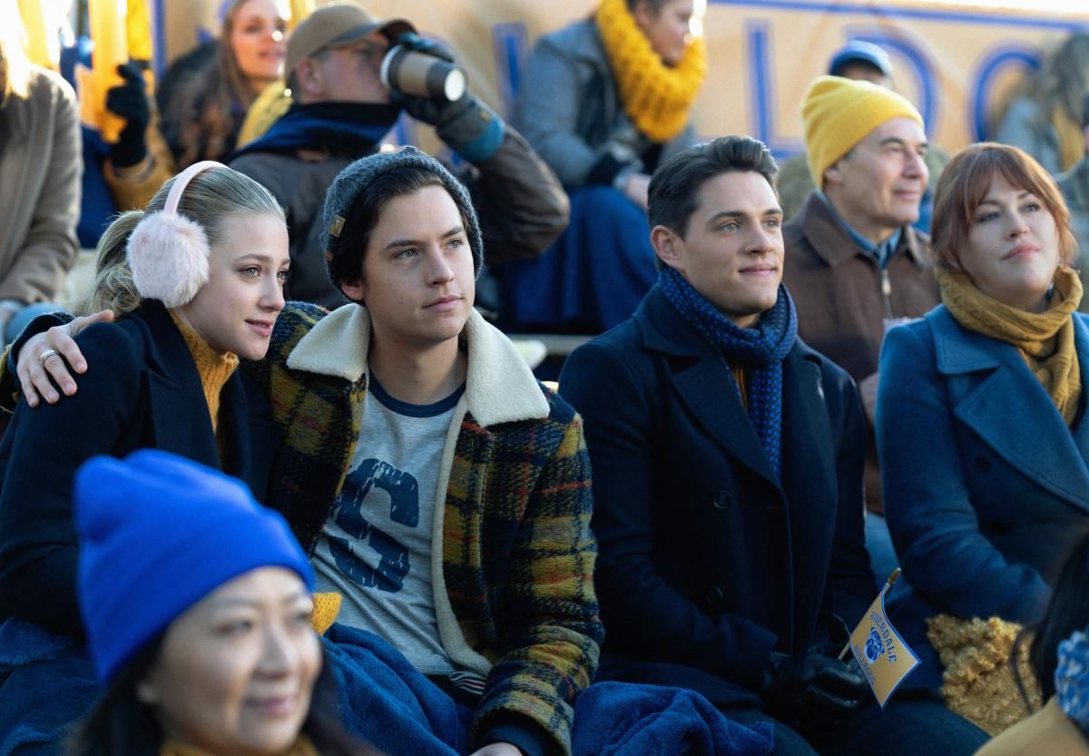 Riverdale : Riverdale : Fotos Cole Sprouse, Molly Ringwald, Lili Reinhart, Casey Cott - 45 no ...