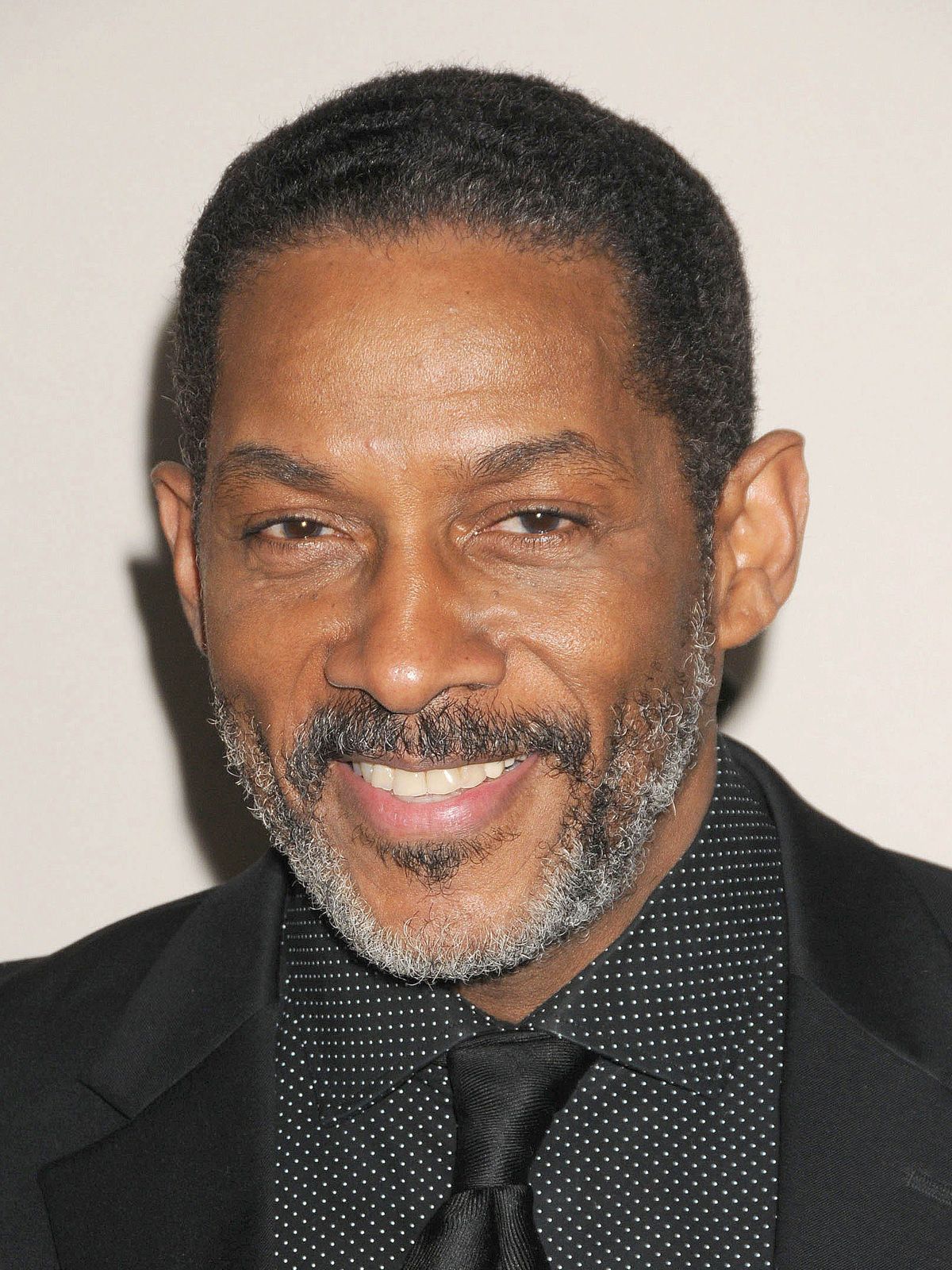 Cameron Arnett : Notícias - AdoroCinema