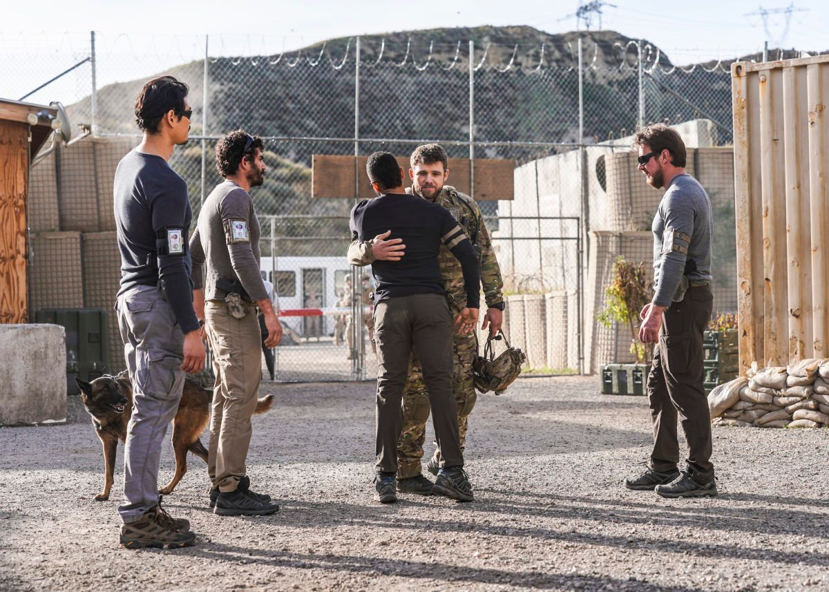 SEAL Team : SEAL Team : Fotos Tyler Grey, Max Thieriot - 24 no 294 ...