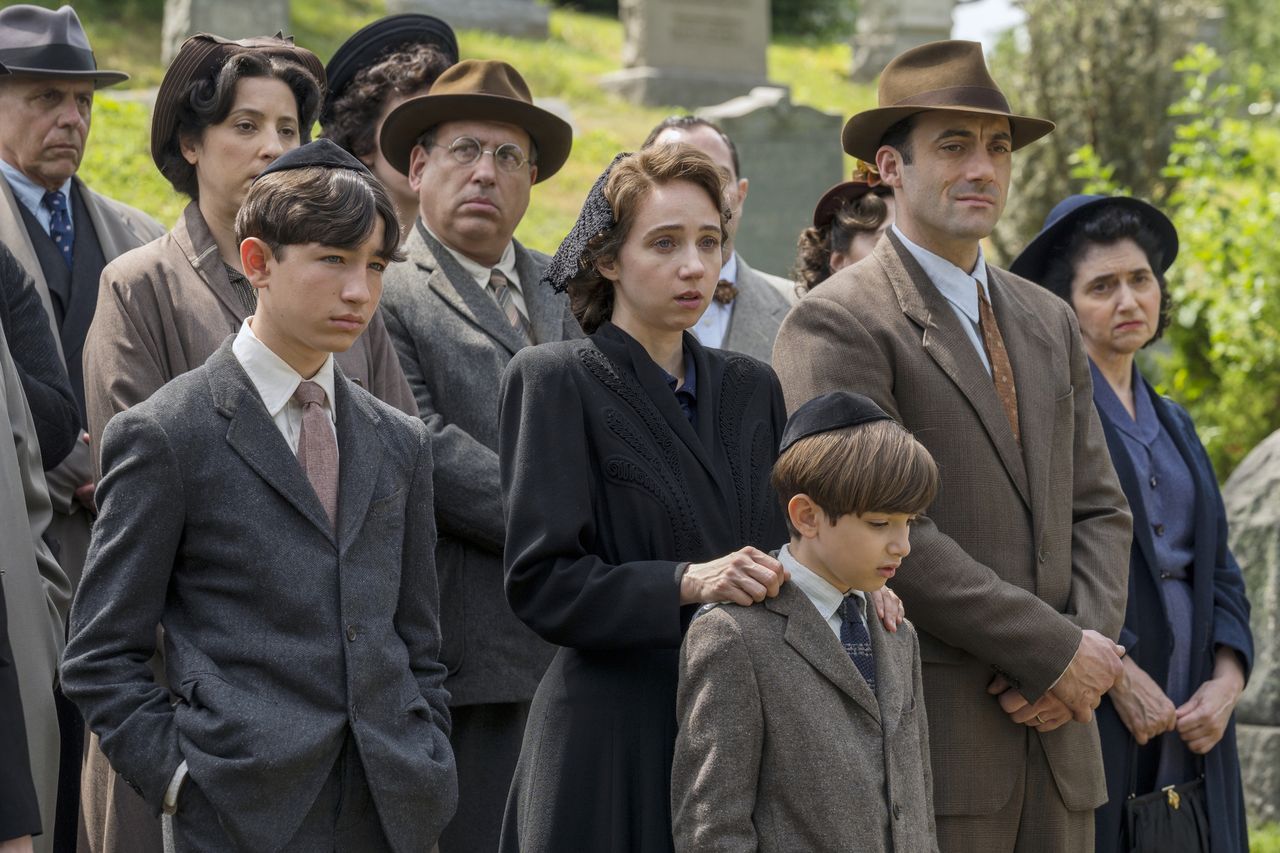 The Plot Against America : The Plot Against America : Fotos Zoe Kazan ...