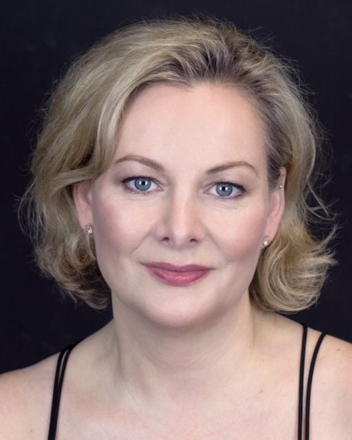 Sara Stewart - AdoroCinema