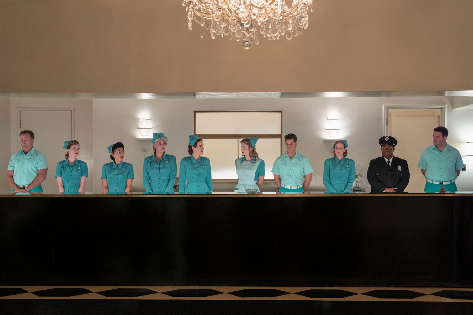 Ratched : Ratched : Fotos Charlie Carver, Alice Englert, Jermaine ...