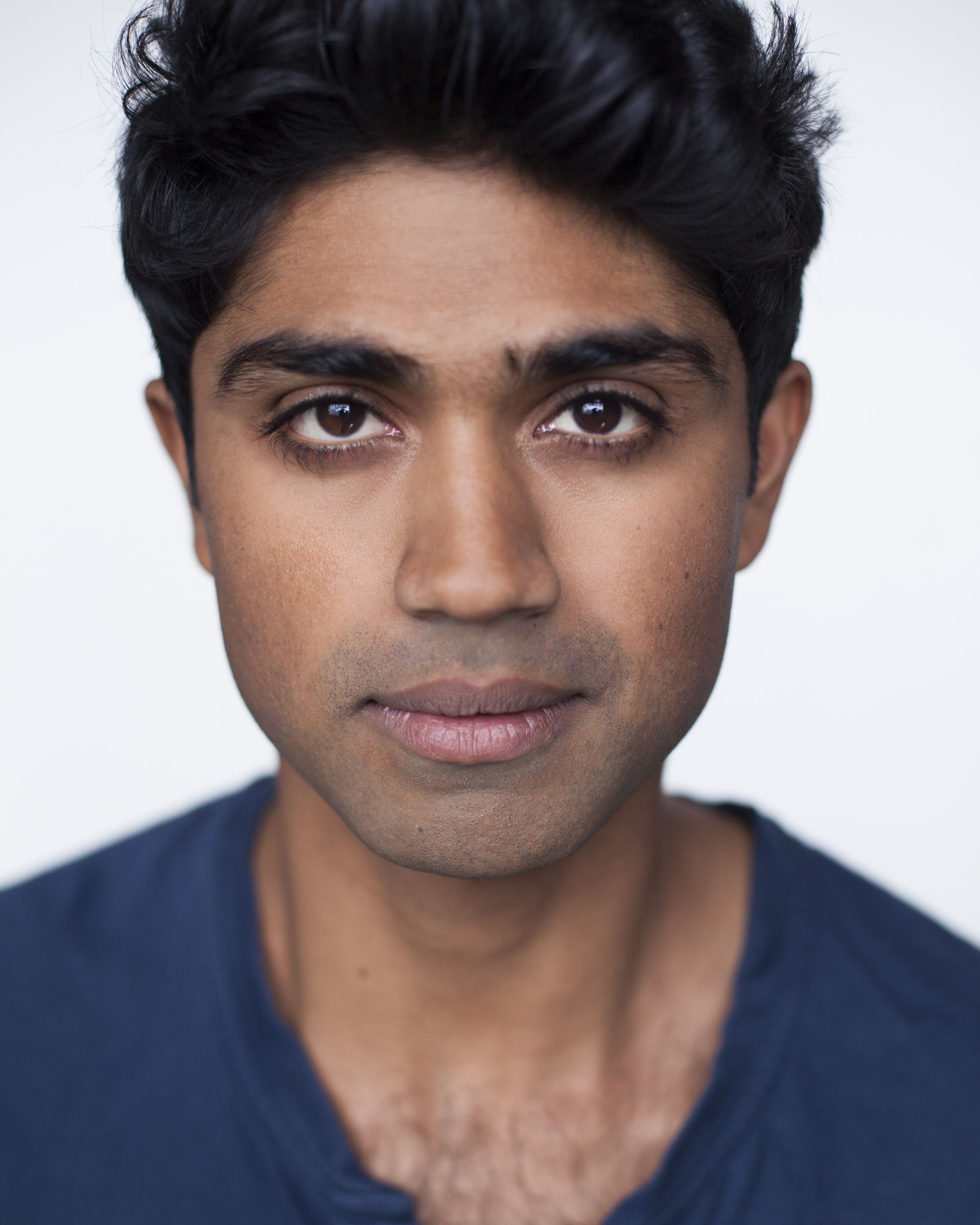 Mikhail Sen - AdoroCinema