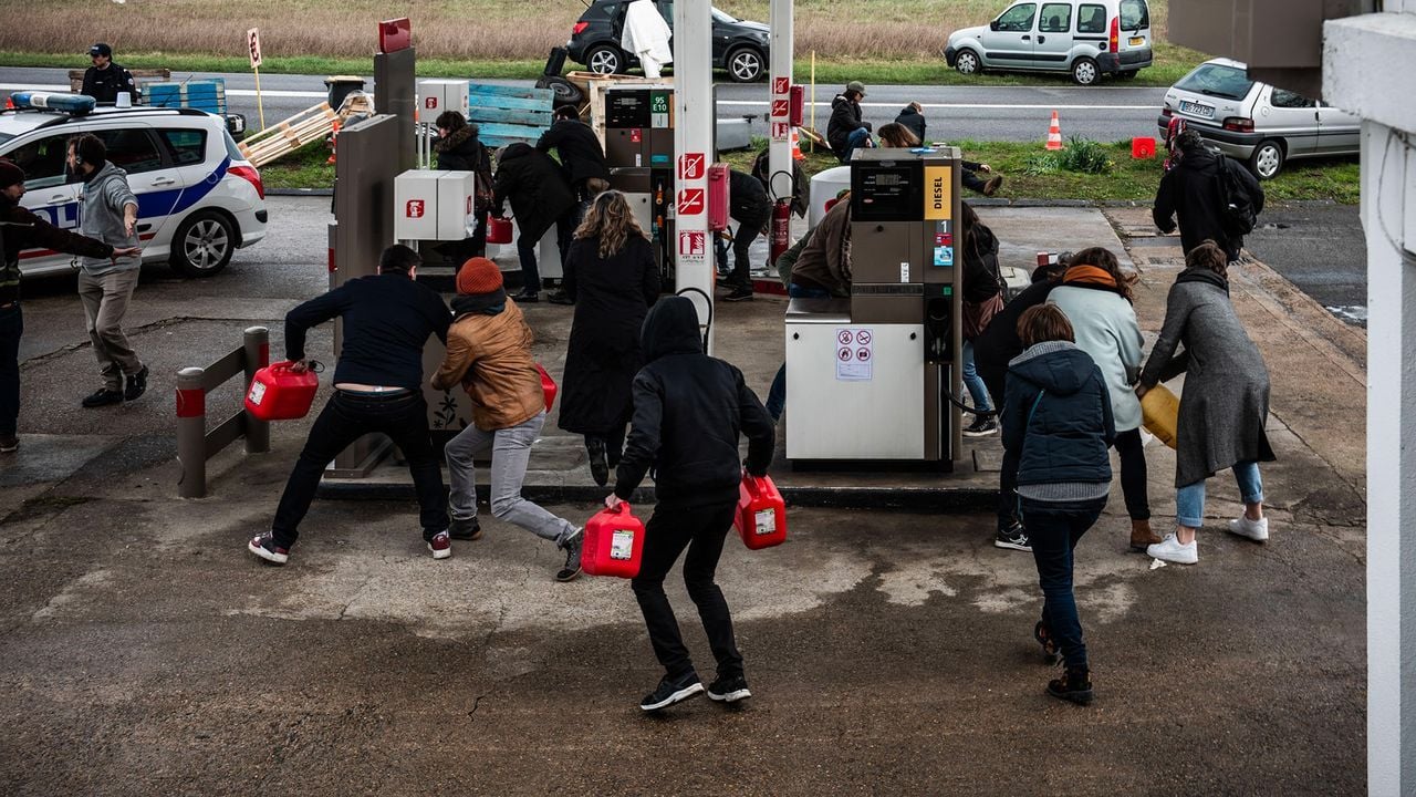 The Collapse : The Collapse : Fotos - 1 no 16 - AdoroCinema