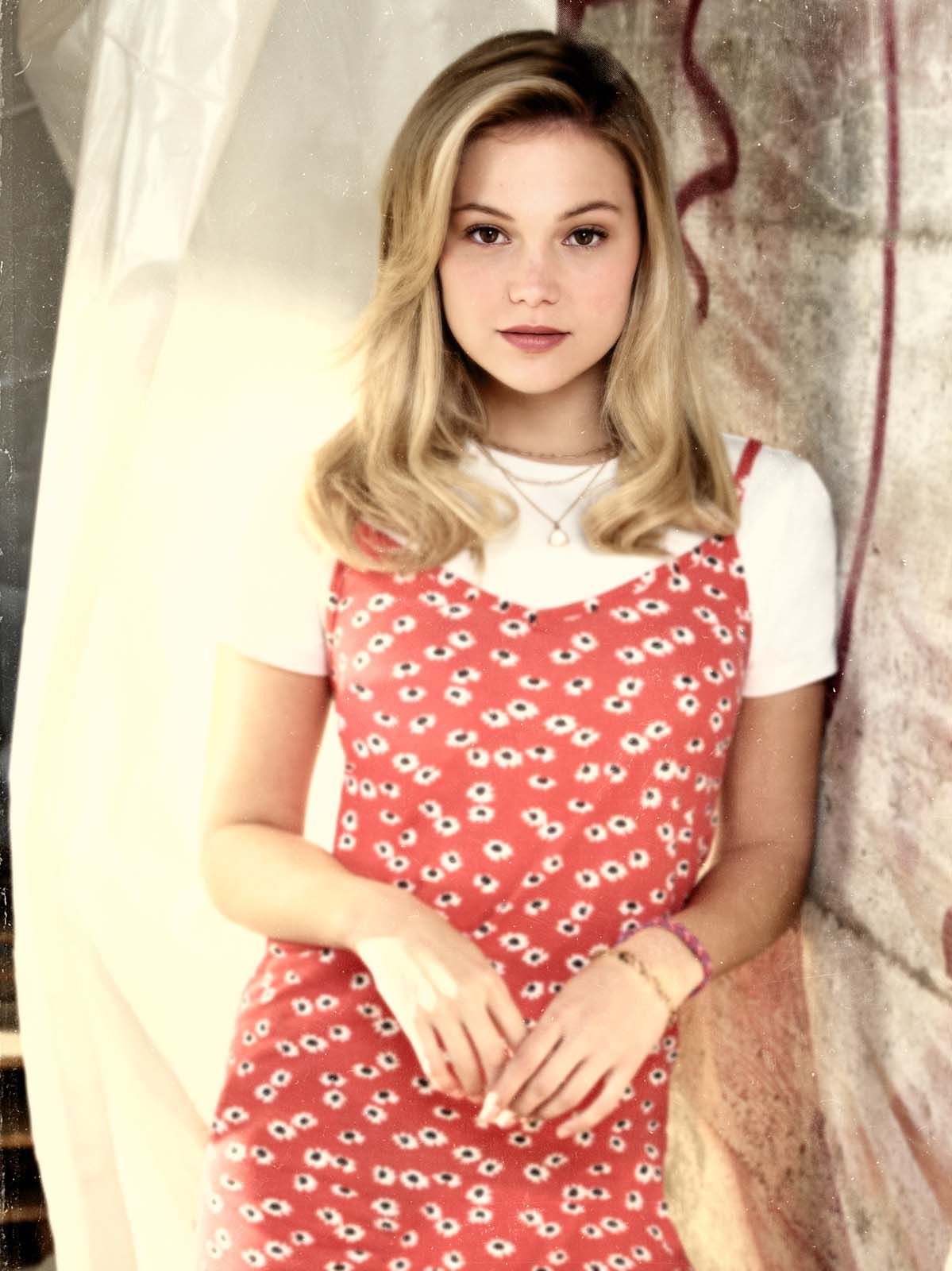 Cruel Summer : Fotos Olivia Holt - 20 no 30 - AdoroCinema