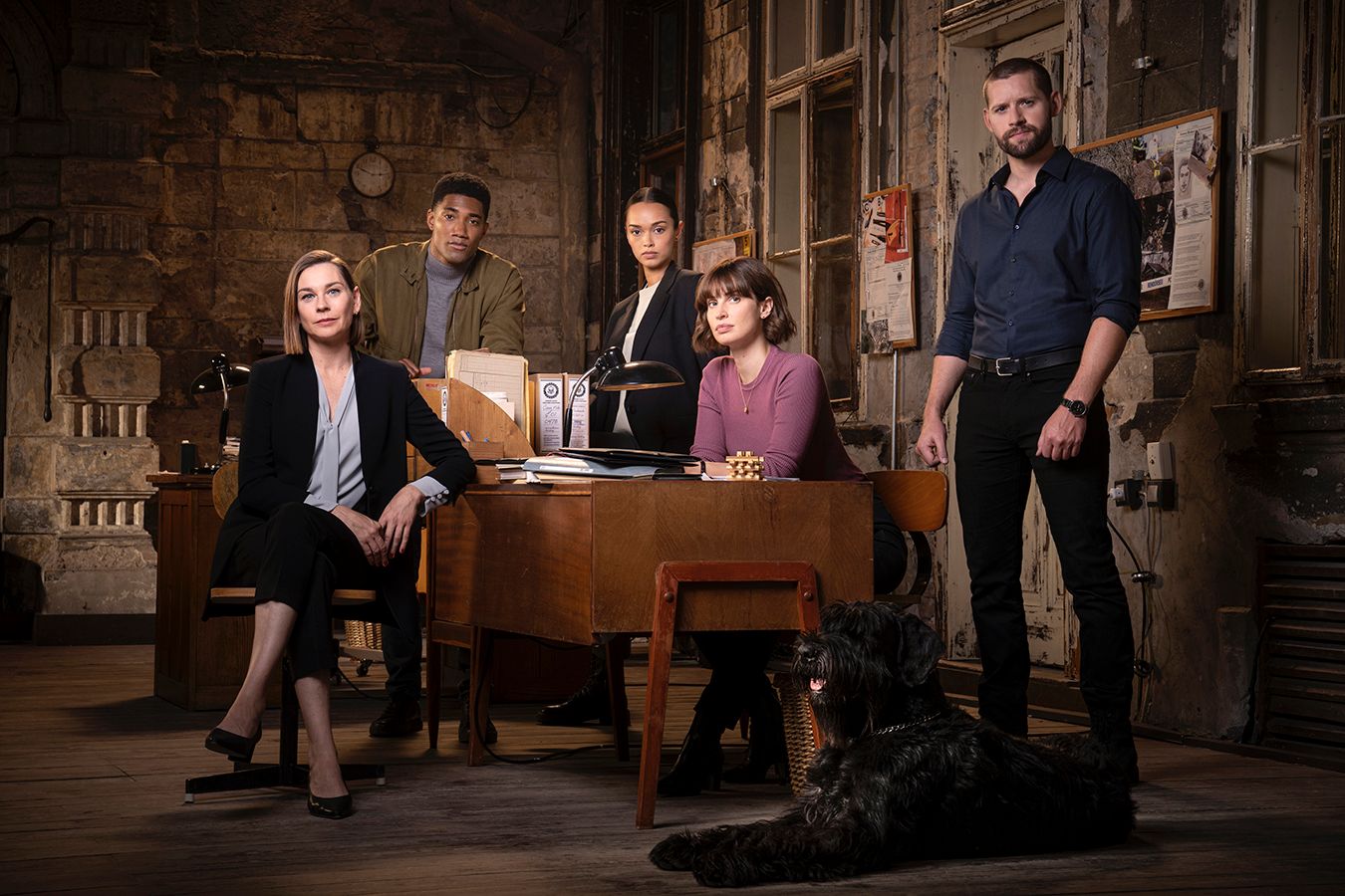 FBI: International : Fotos Carter Redwood, Vinessa Vidotto, Heida Reed ...