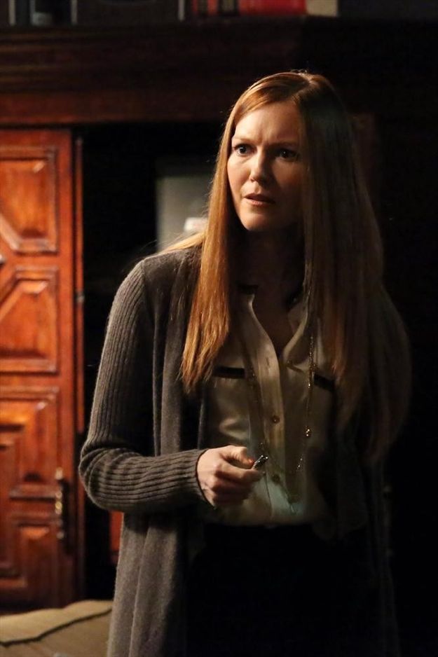 Scandal : Scandal : Fotos Darby Stanchfield - 358 no 487 - AdoroCinema