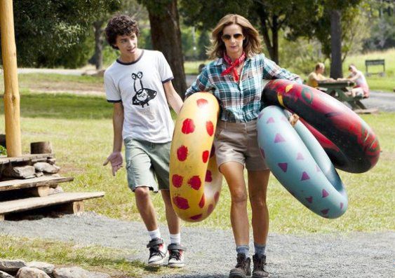 Camp : Fotos Rachel Griffiths, Charles Grounds - 23 no 24 - AdoroCinema