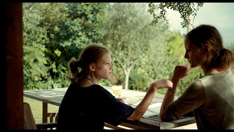 Foto de Emma Bading - Meia Sombra : Foto Anne Ratte-Polle, Emma Bading ...