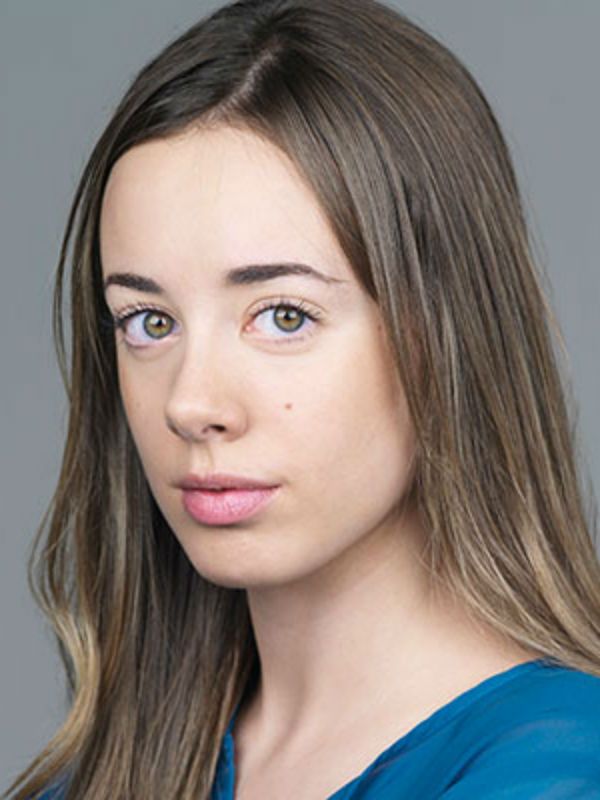 Fotos de Julia Molins - AdoroCinema