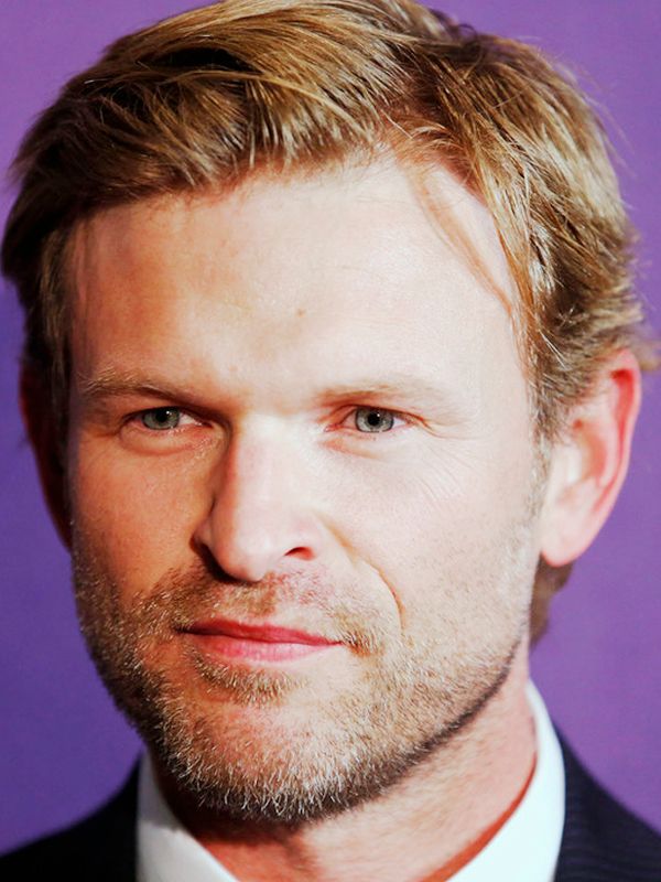 Josh C. Waller - AdoroCinema