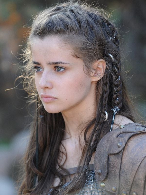 Holly Earl - AdoroCinema
