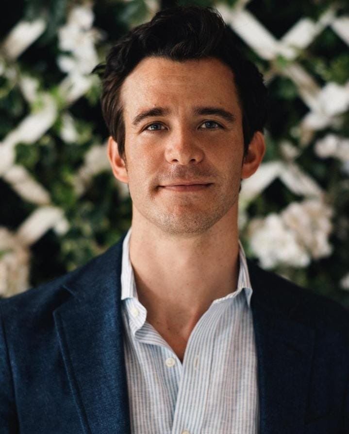 Luke Thompson : A biografia - AdoroCinema