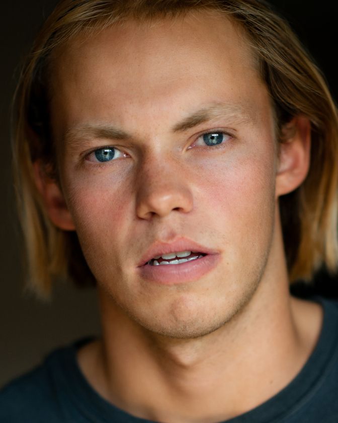 Mitchell Hardaker - AdoroCinema