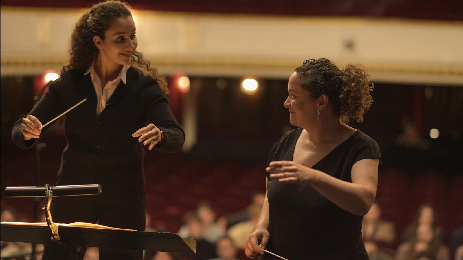 Foto de Oulaya Amamra - Divertimento : Fotos Oulaya Amamra - Foto 1 de ...