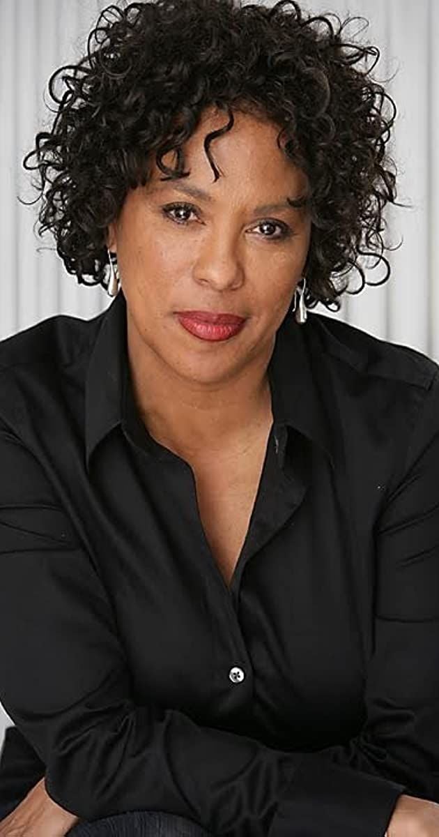 Angela Elayne Gibbs - AdoroCinema