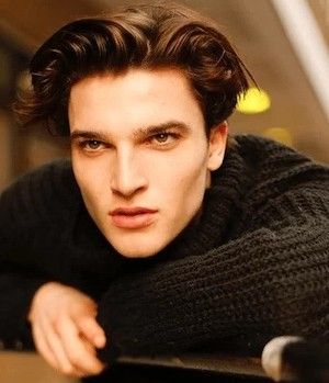 Kit Clarke - AdoroCinema