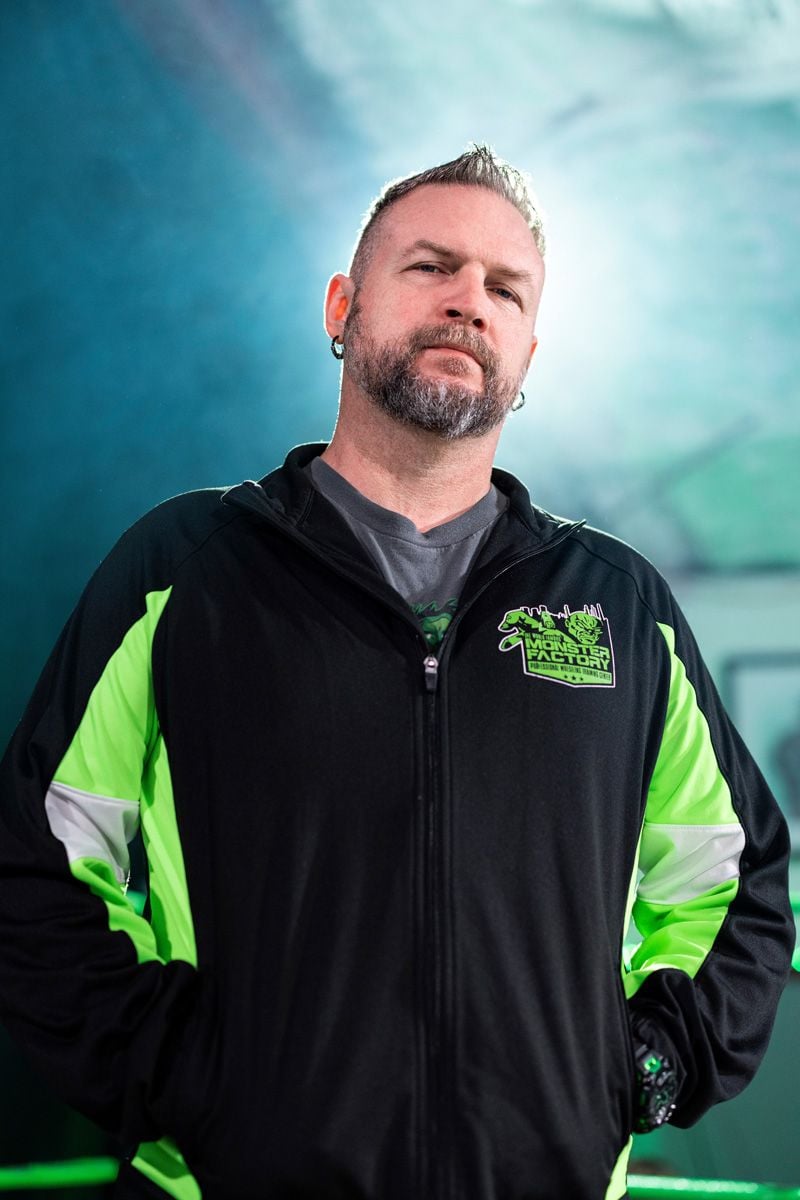 Monster Factory: Saindo da Jaula : Monster Factory: Saindo da Jaula ...