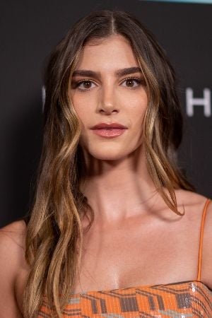 Mia Challis - AdoroCinema