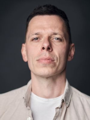 Lee Comley - AdoroCinema