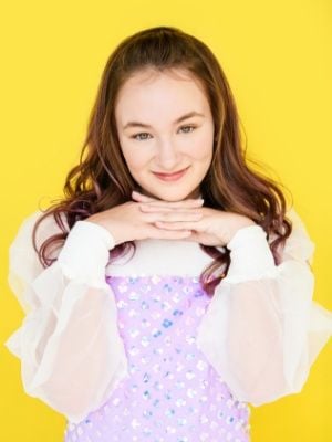 Sabrina Glow - AdoroCinema