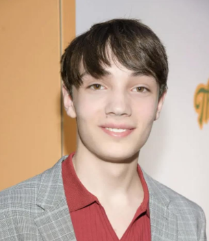 Donovan Colan - AdoroCinema