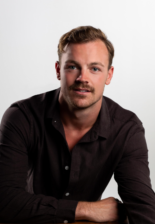 Josh Bonello - AdoroCinema