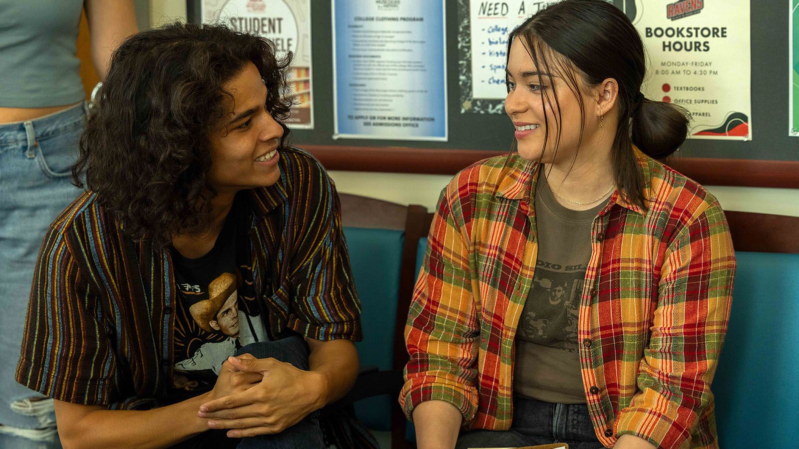 Foto de Devery Jacobs - Fotos Devery Jacobs, D'Pharaoh Woon-A-Tai ...