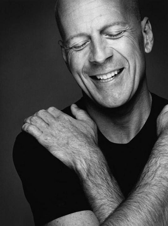 Bruce Willis, o eterno John MacClane, faz aniversário hoje! - AdoroCinema