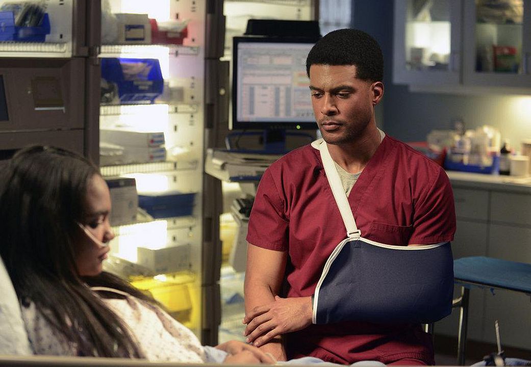 The Night Shift : The Night Shift : Fotos JR Lemon - 12 no 30 - AdoroCinema