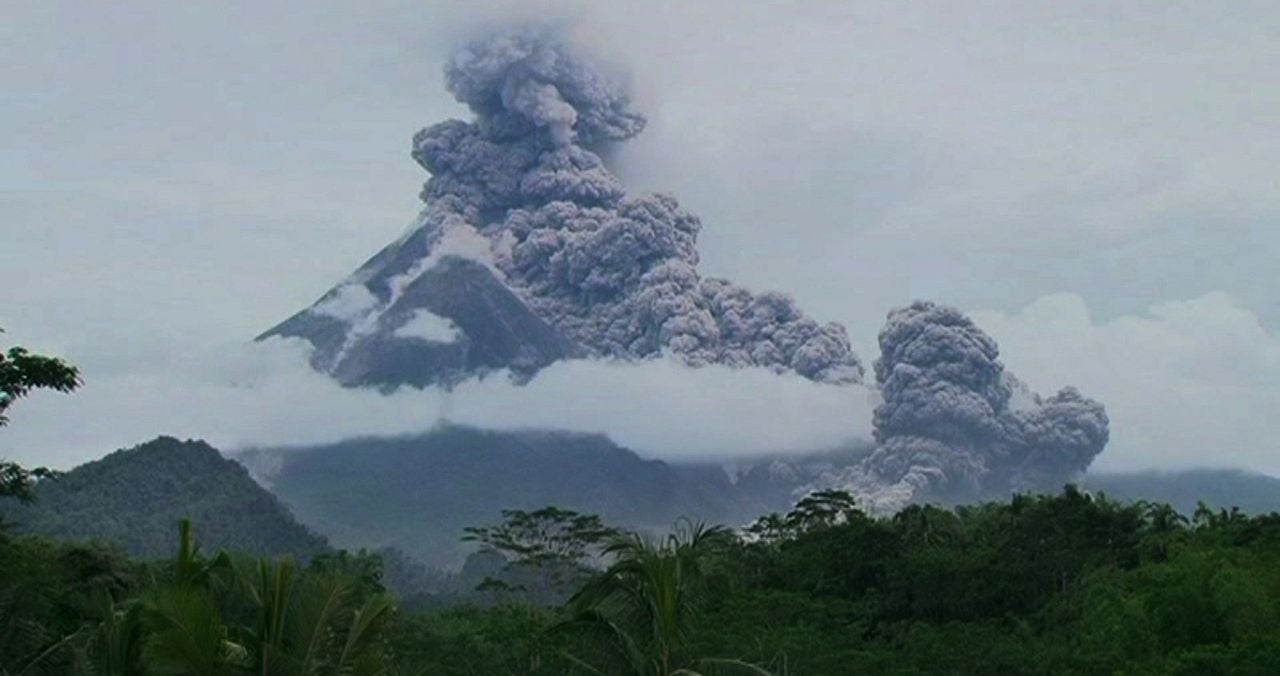 Foto do filme Into The Inferno - Foto 4 de 12 - AdoroCinema