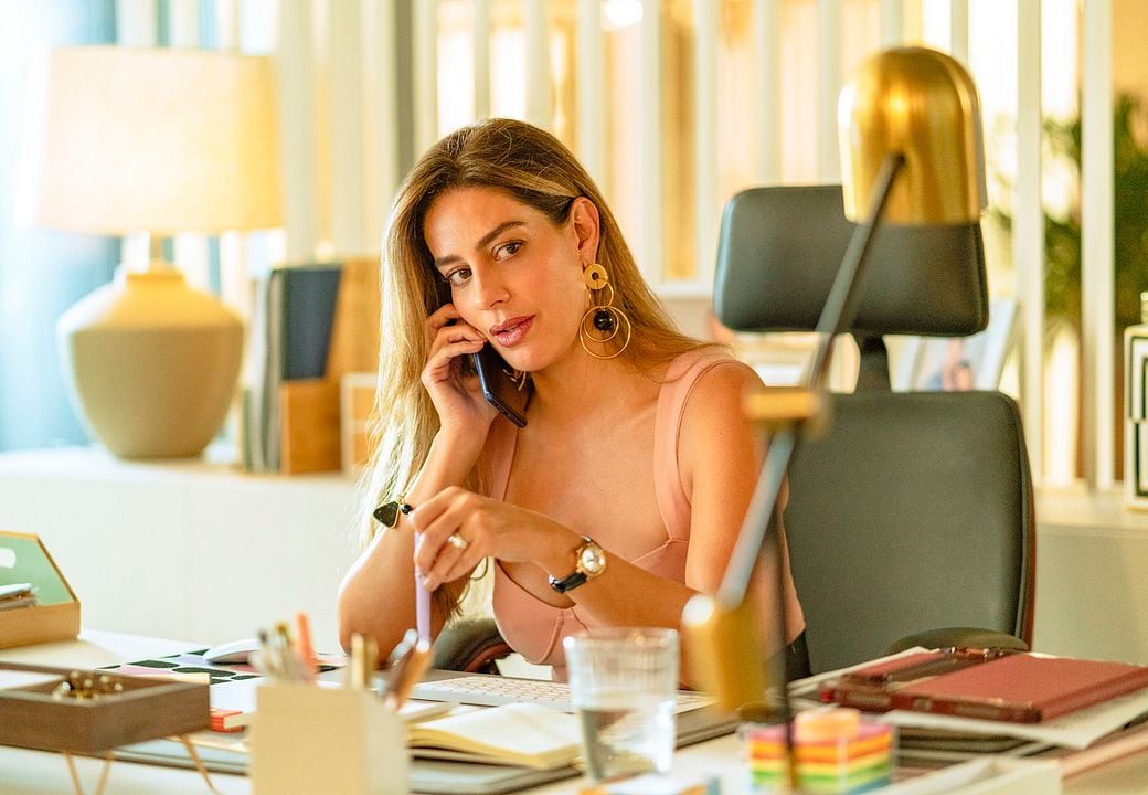 Perfil Falso : Perfil Falso : Fotos - 19 no 39 - AdoroCinema