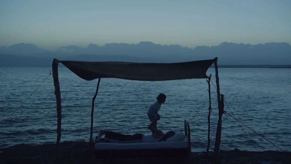 Trailer do filme The Curve - The Curve Trailer Original - AdoroCinema