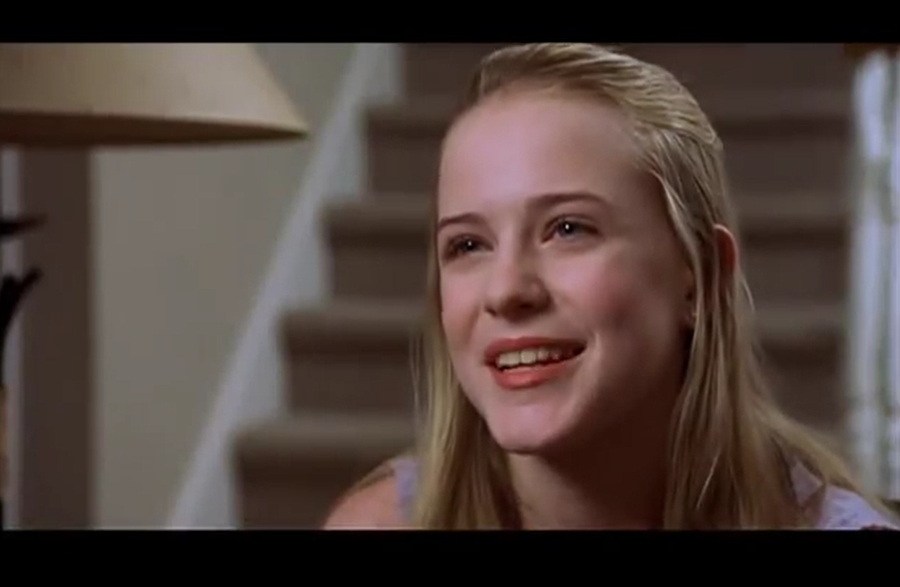 Trailer do filme Little Secrets - Pequenos Segredos Trailer Original ...