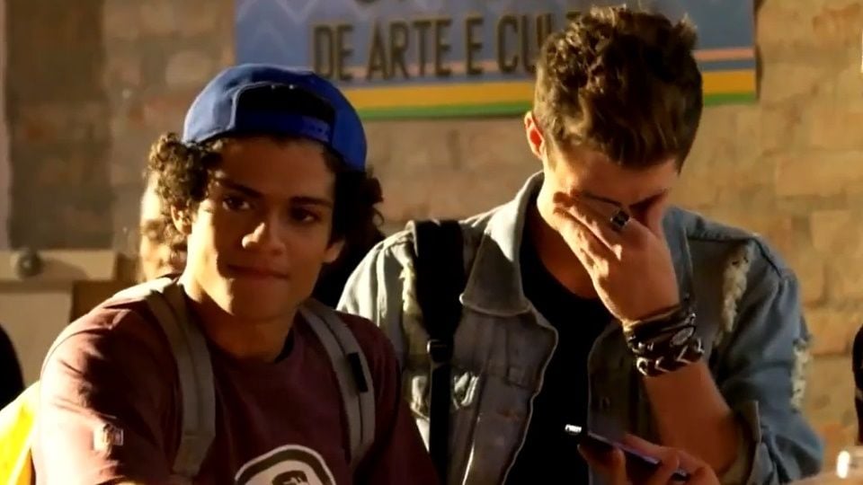 Z4 1ª Temporada Trailer Oficial - Trailer Z4 T01 - AdoroCinema